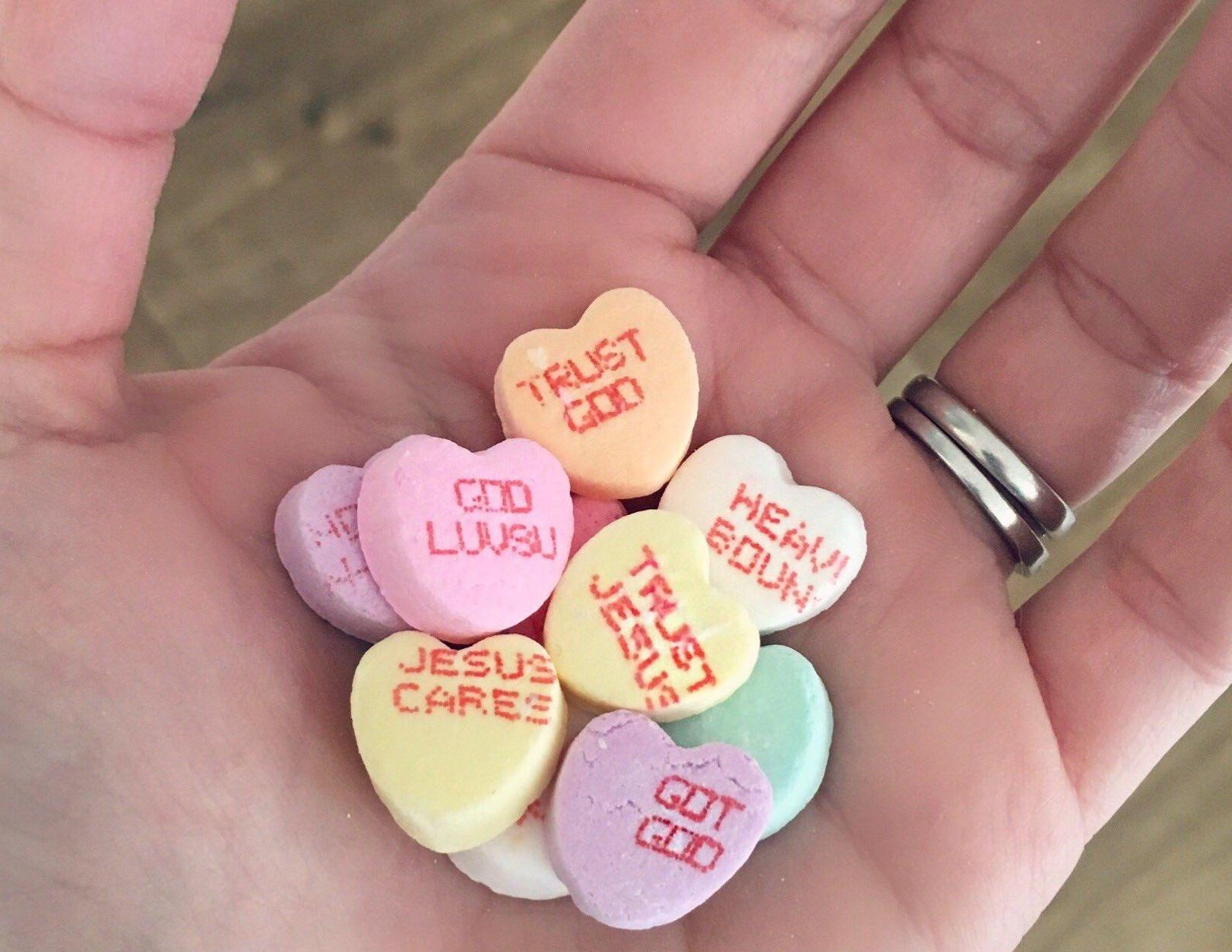 Scripture Candy, Inspirational Conversation Hearts 1 Pound Bag, 330 Pi ...